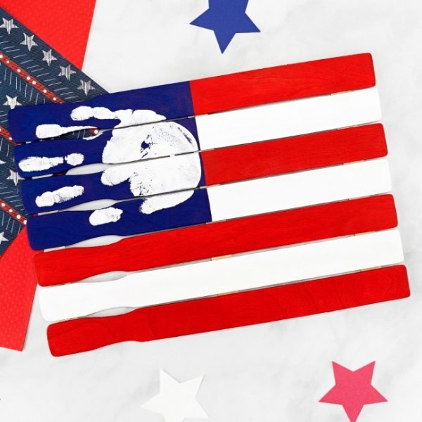 Handprint American Flag - Kids 4th of July Craft | The Soccer Mom Blog