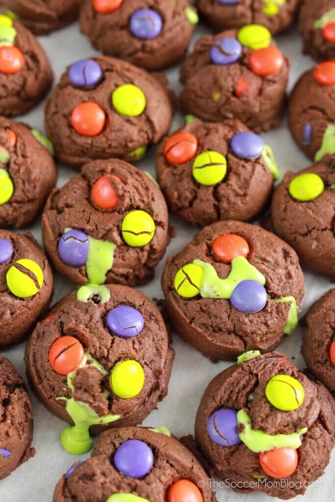 Slime Filled Halloween Cookies - The Soccer Mom Blog