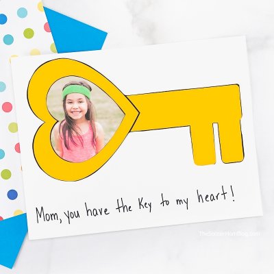 "Key to My Heart Card" Kids Valentine Craft - The Soccer Mom Blog