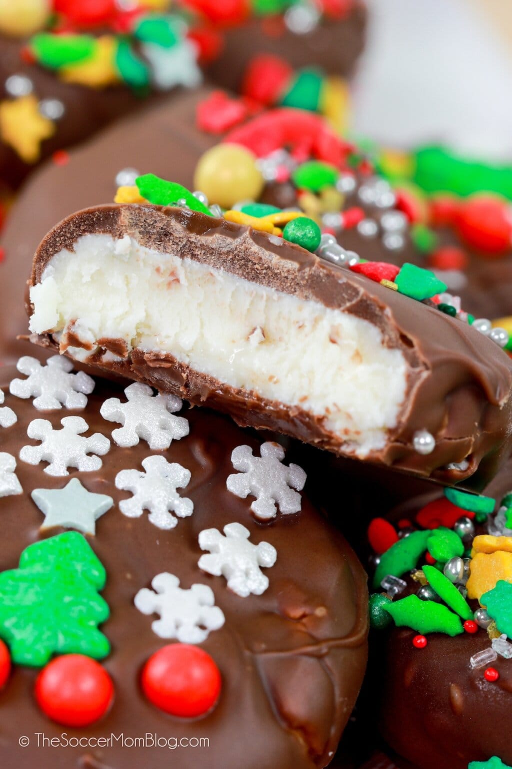 Homemade Peppermint Patties (5 Ingredients) - The Soccer Mom Blog