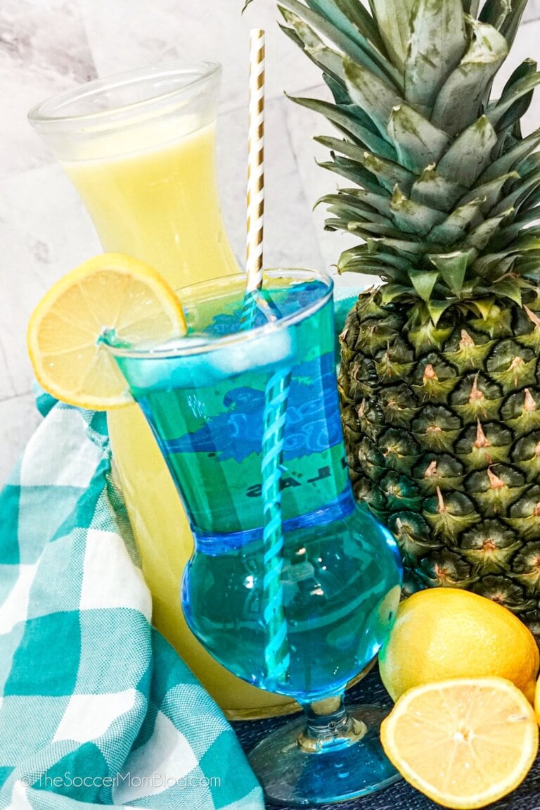 Electric Smurf Cocktail - The Soccer Mom Blog
