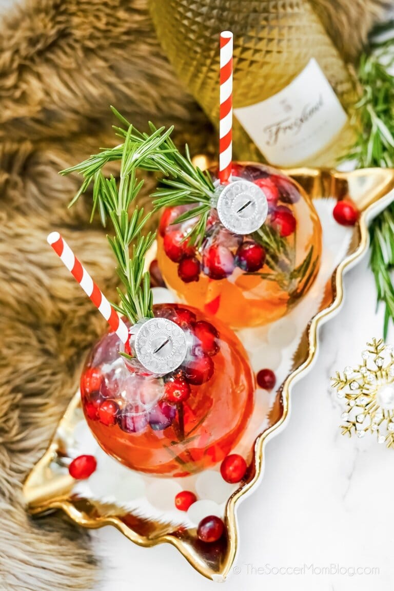 Christmas Ornament Cocktail - The Soccer Mom Blog
