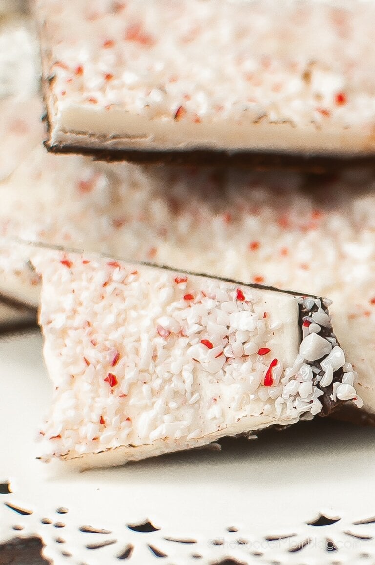 Easy Peppermint Bark Recipe - The Soccer Mom Blog