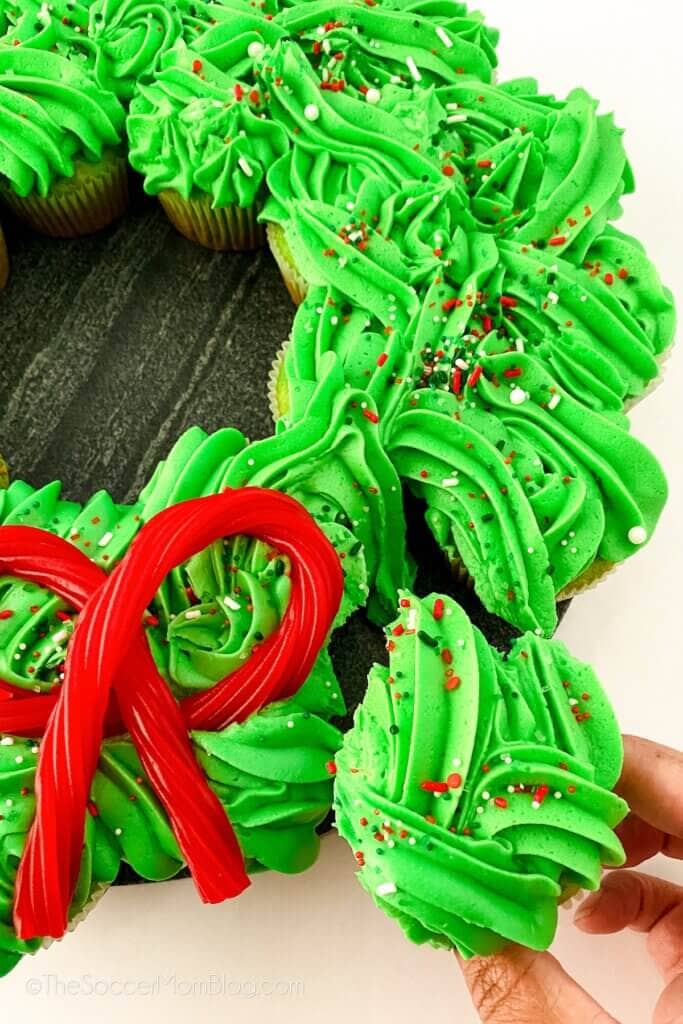 Pull-Apart Cupcake Wreath - The Soccer Mom Blog