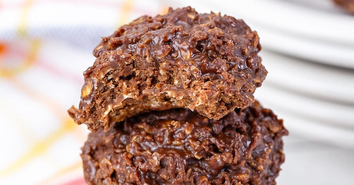 Classic No Bake Cookies - The Soccer Mom Blog
