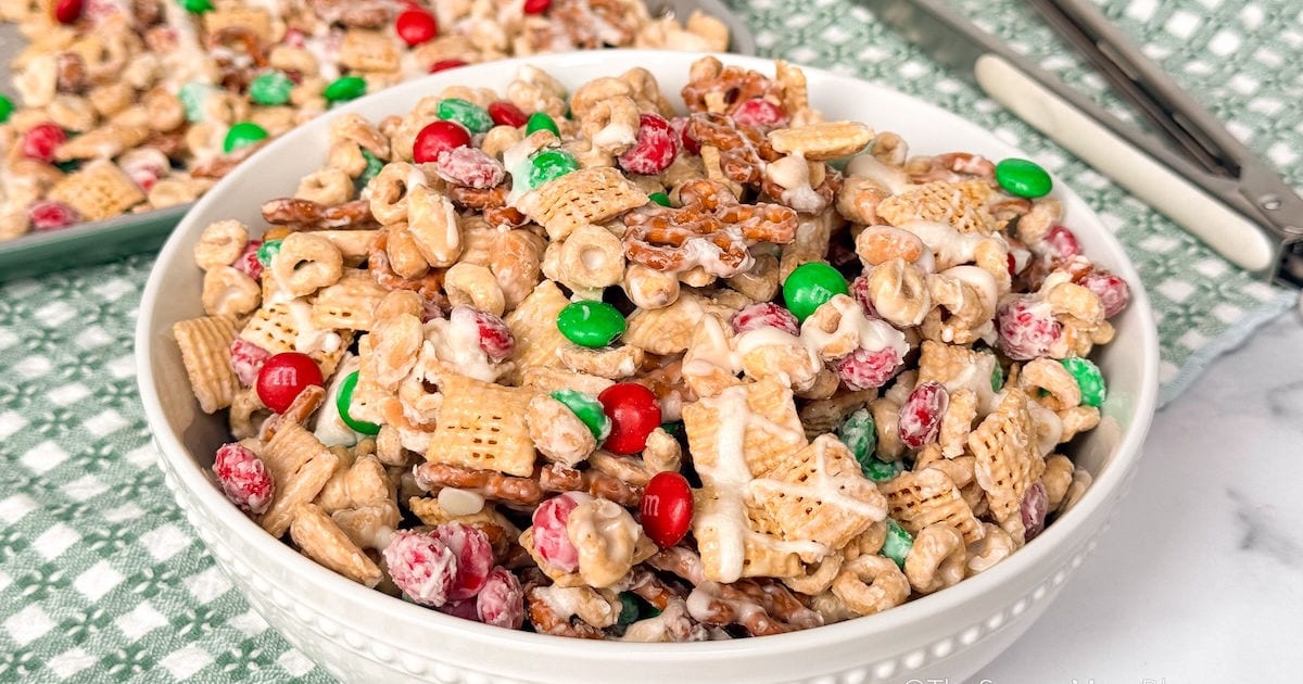 Christmas Trash Recipe - The Soccer Mom Blog