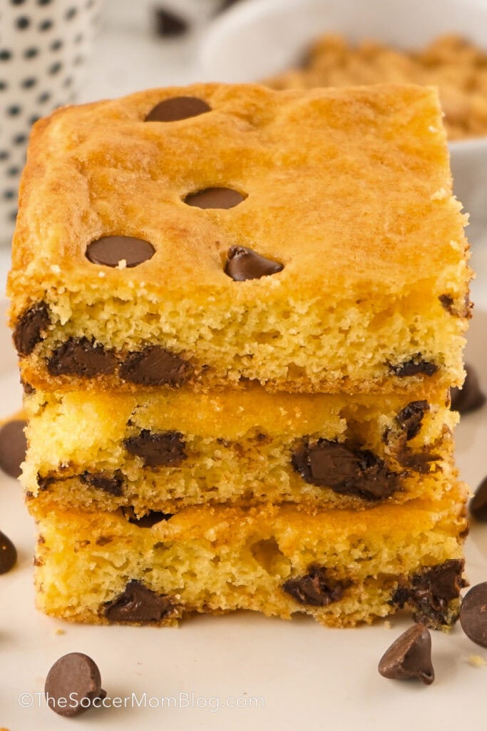 Cake Mix Cookie Bars (5 Ingredients) - The Soccer Mom Blog